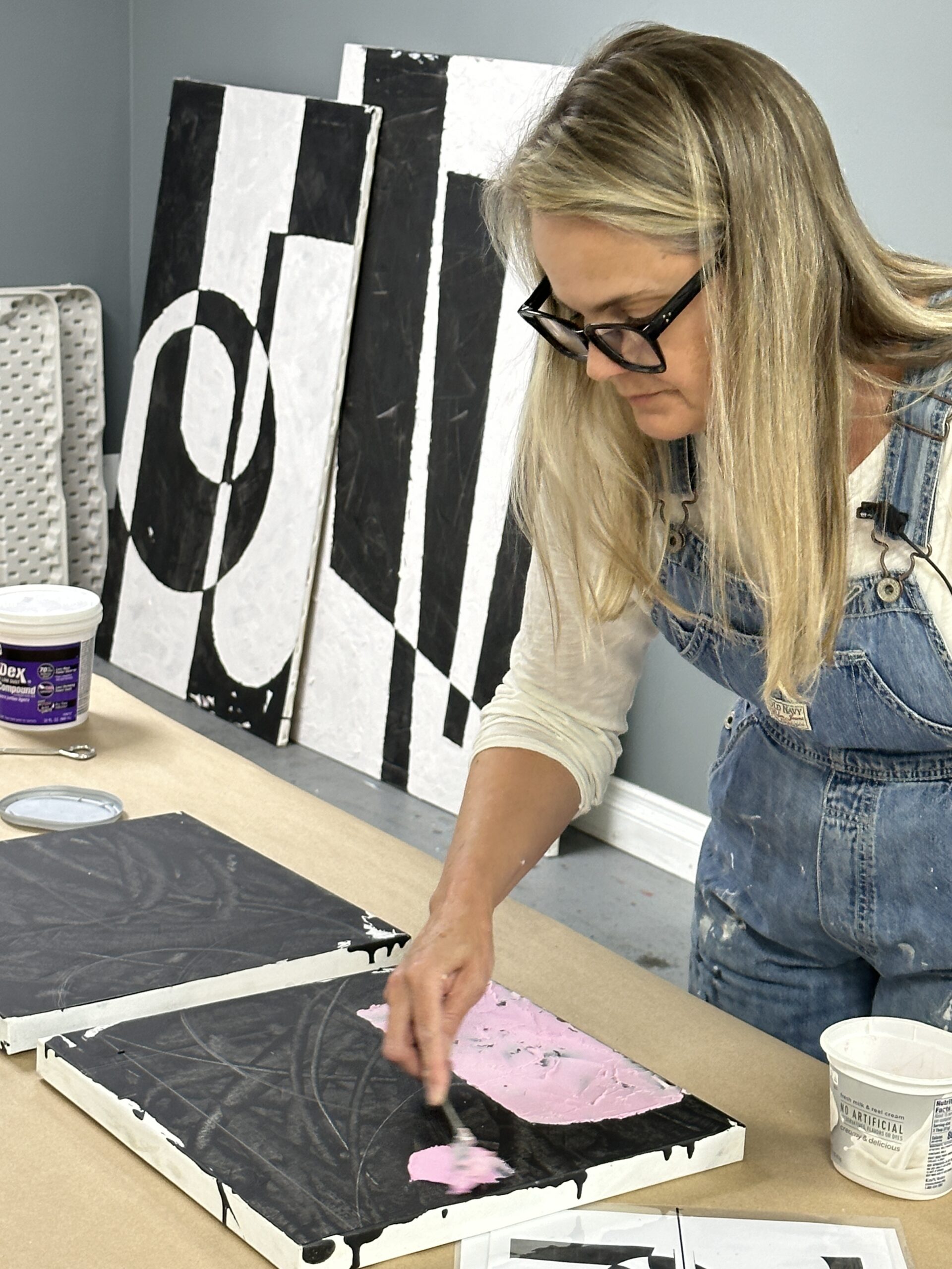 MINIMALIST ABSTRACTS - Kara Bullock Art School